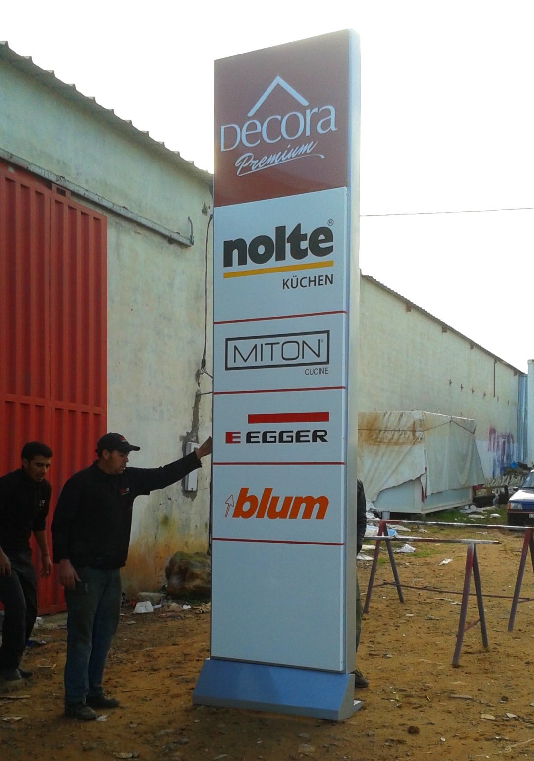 PUBLIGRAVE - Totem publicitaire à Casablanca