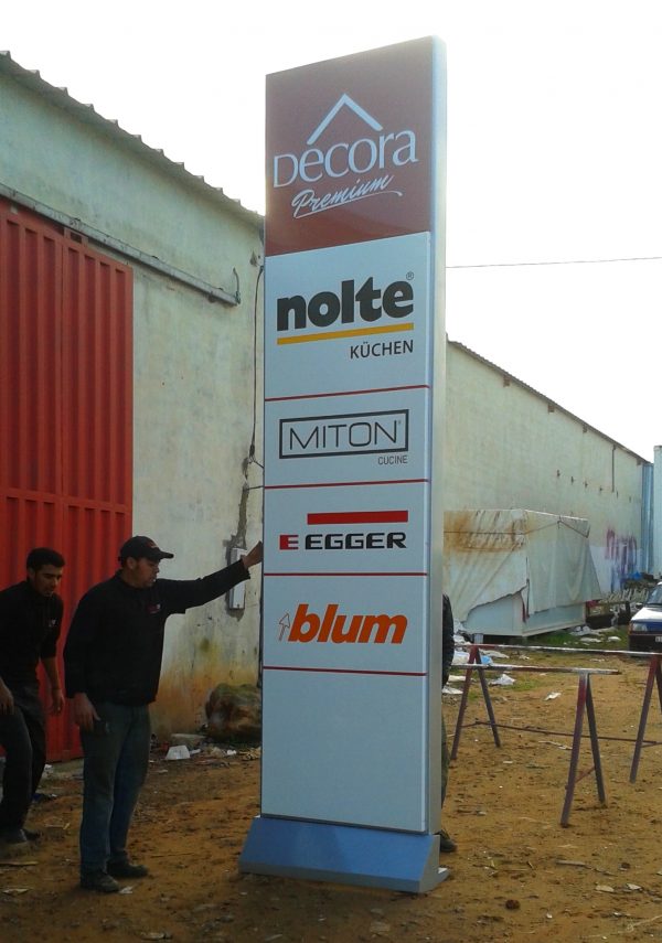 PUBLIGRAVE - Totem publicitaire à Casablanca